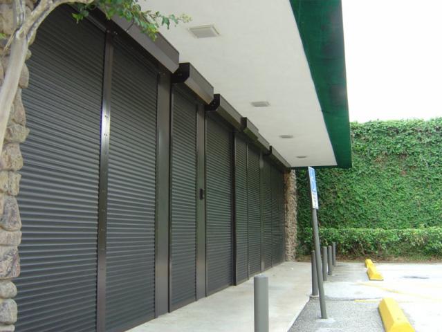 Hurricane Shutters/ Better Shutters.com rollupshutter1