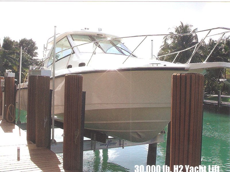Boat Lifts and Elevators | Miami, FL | Southern Marine Construction