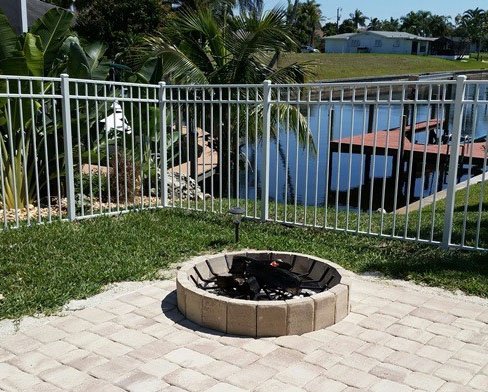 Vinyl & Privacy Fencing | Cape Coral, FL | Royal Fence Inc.