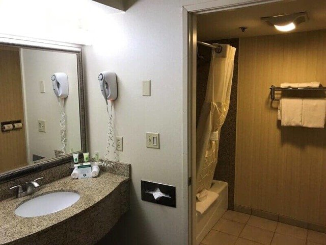 Oak Tree Inn - Monrovia, CA - Affordable Rooms